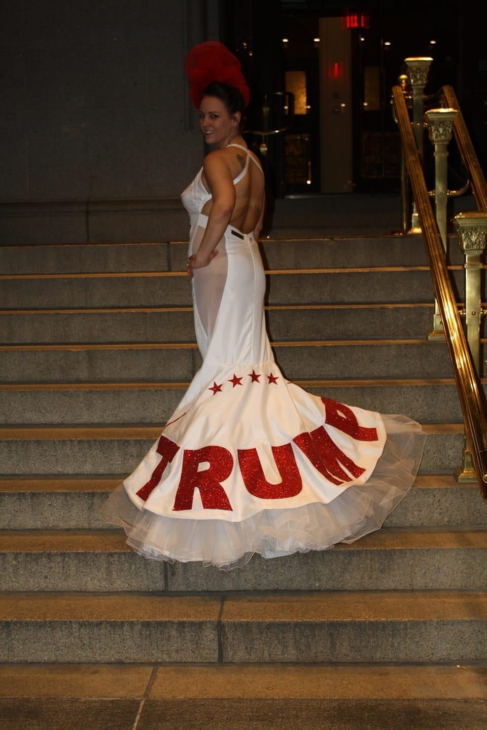 MAGA themed wedding: Couple throws "Make America Great Again" patriot ...