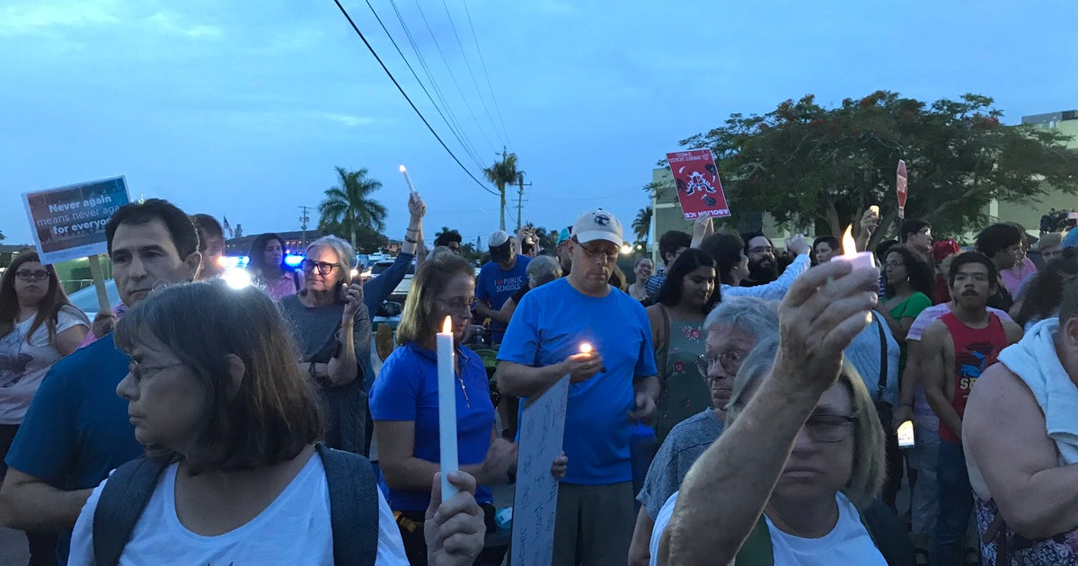 Over 1000 Gather To Protest Homestead Detention Center - CBS Miami