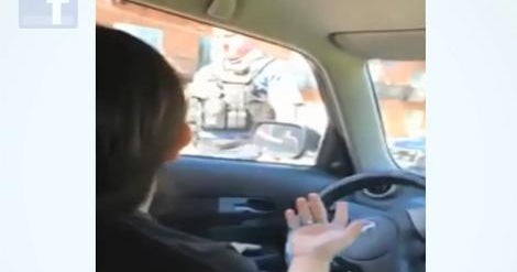 ICE arrest in Kansas City: Video shows ICE agents break car window to ...