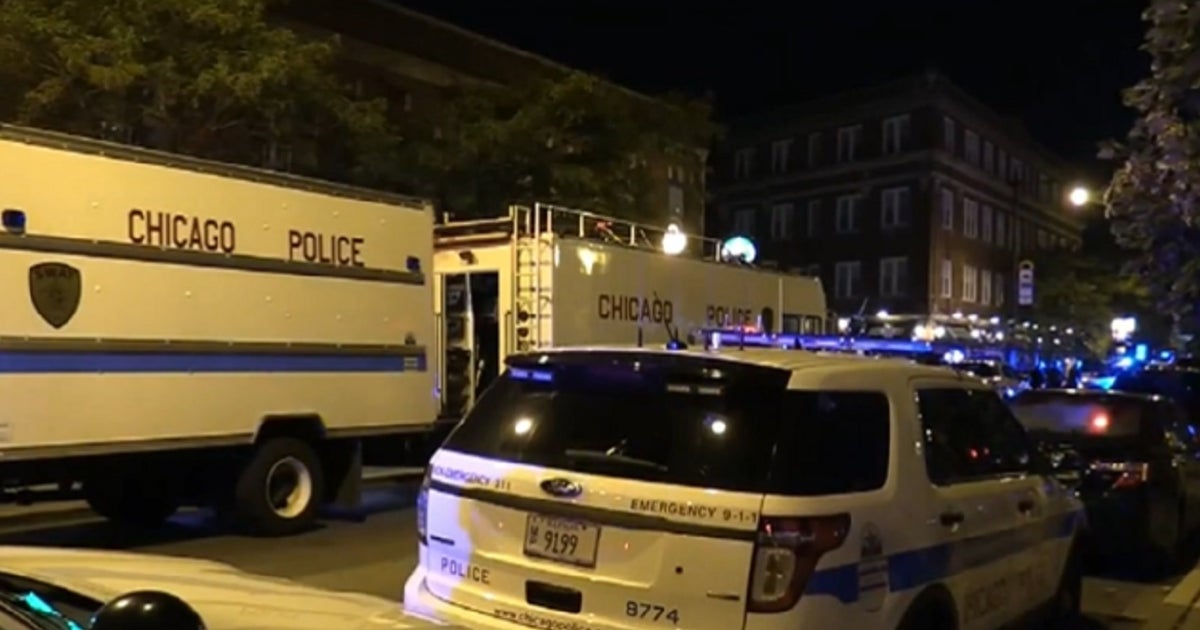 Standoff Ends Peacefully At East Lakeview Hotel - CBS Chicago