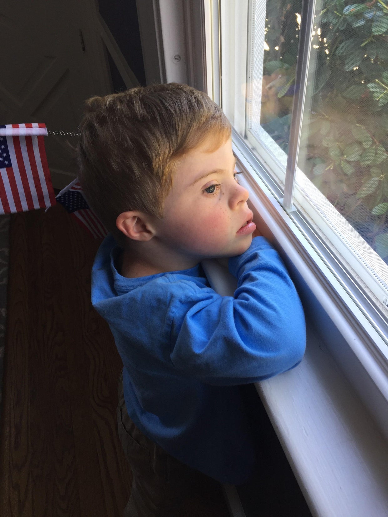 Finn Daly American flag: Todd Disque builds bench for boy to look at ...