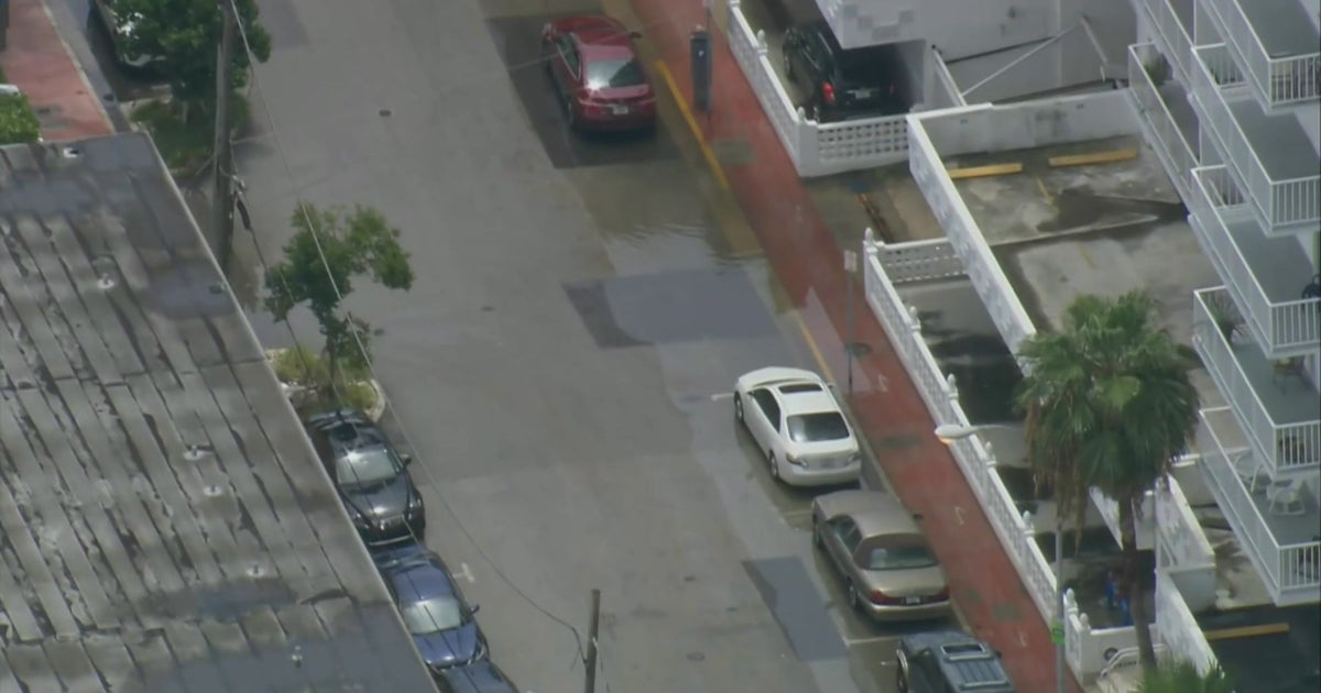 High Tides Cause Flooding In Several Areas Across Miami Beach - CBS Miami