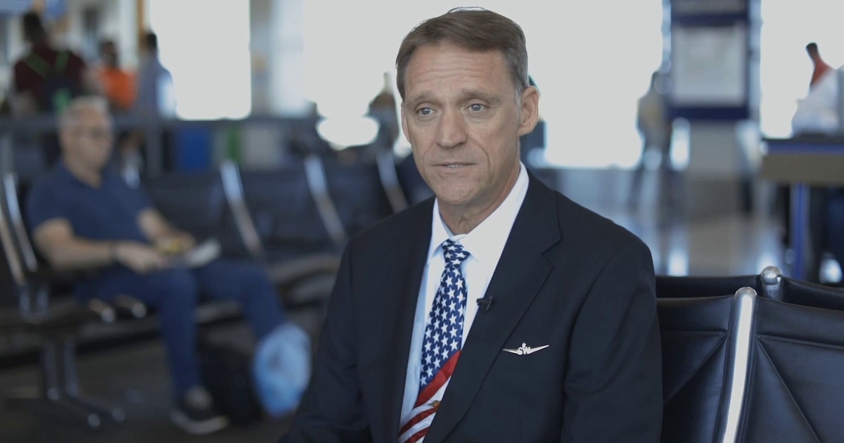 Vietnam Air Force pilot's remains return home — on jet flown by his son ...