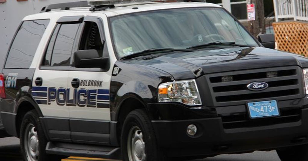 Holbrook Police Reunite Lost 5-Year-Old Boy With Family - CBS Boston