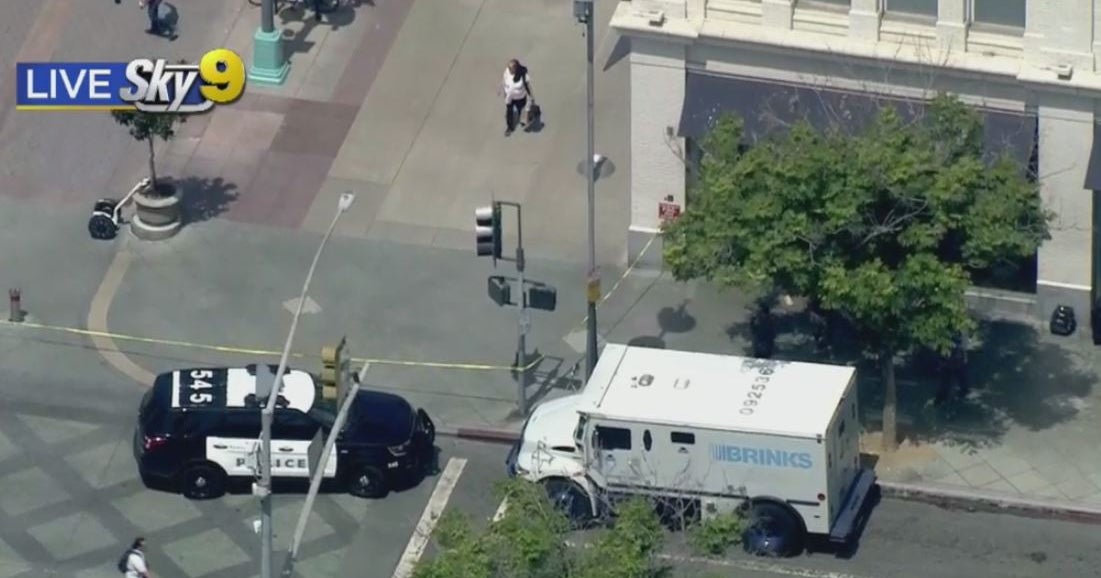 Brinks Security Guard Shoots Man With Knife At Third Street Promenade ...