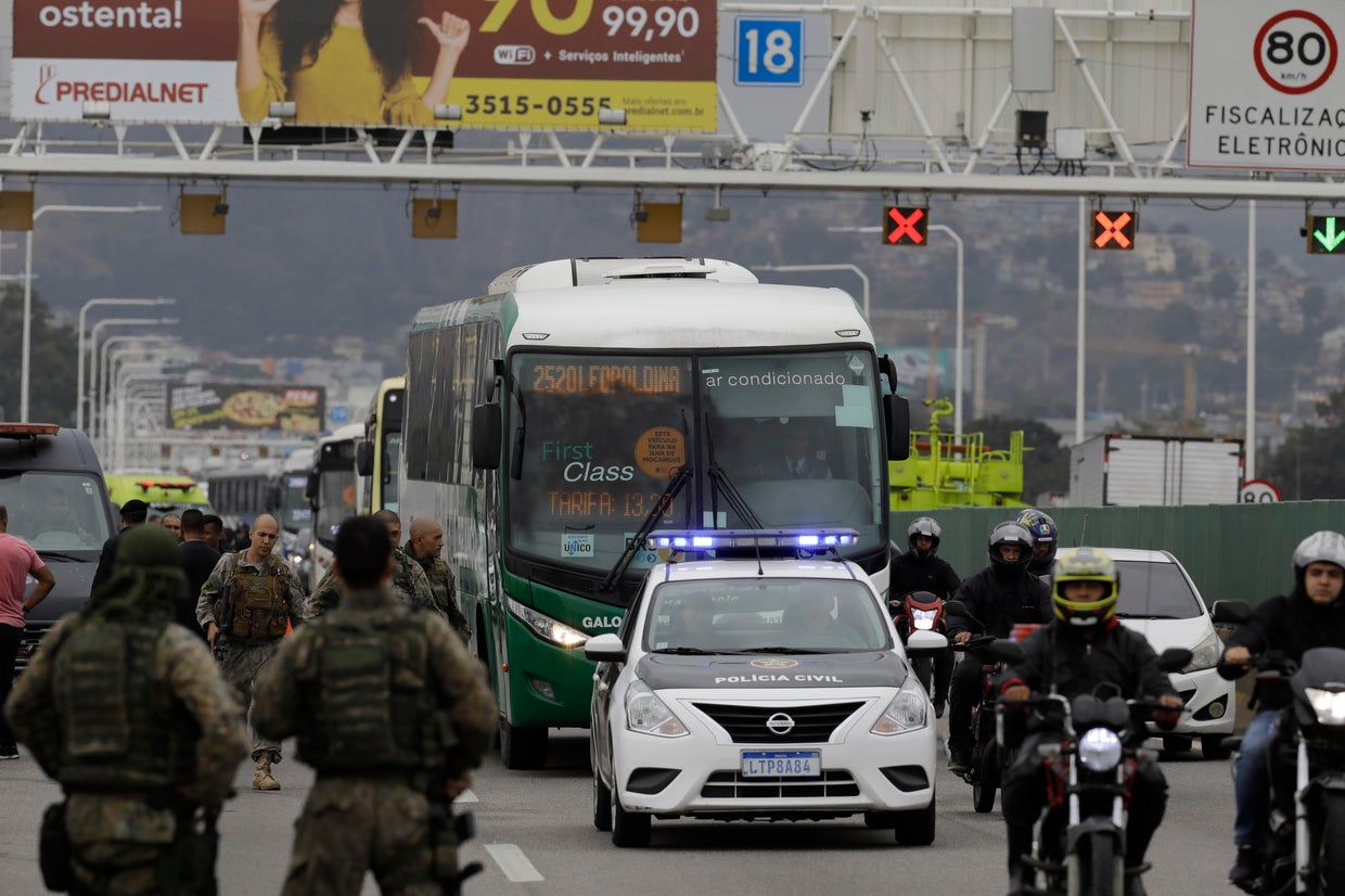 Rio hostage situation: Police in Rio de Janeiro kill man who held bus ...
