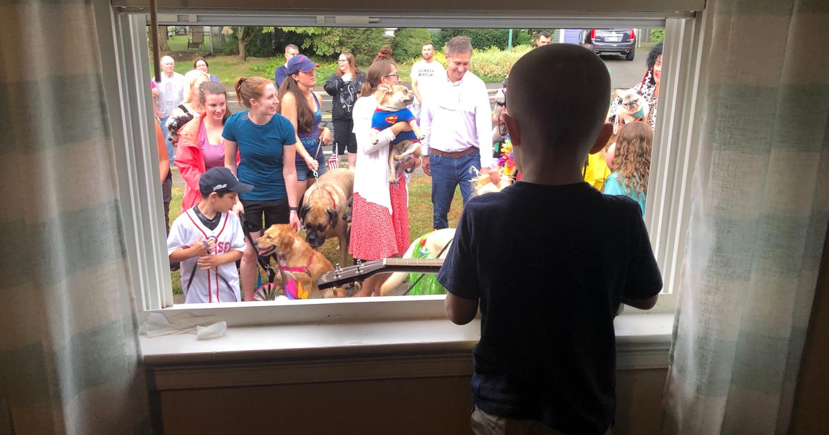 Front lawn becomes a stage for housebound boy - CBS News