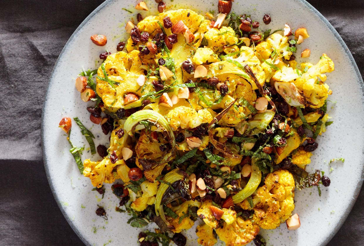 The Dish: Chef Amanda Haas shares her signature recipes - CBS News