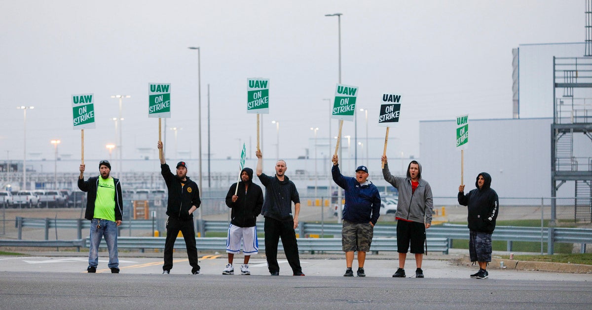 GM and United Auto Workers contract talks said to show progress - CBS News