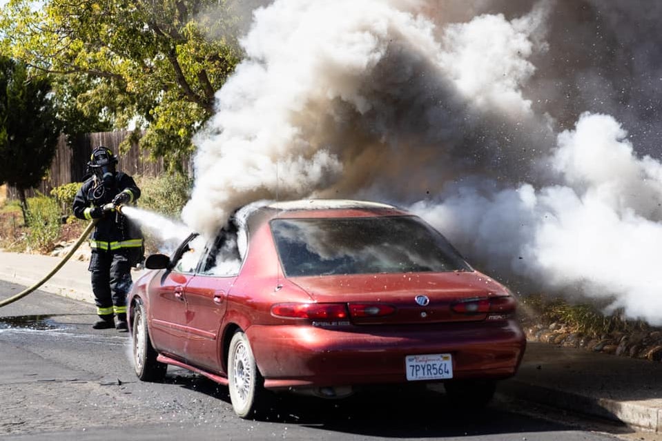 Car Catches Fire In Suisun City Neighborhood - CBS Sacramento