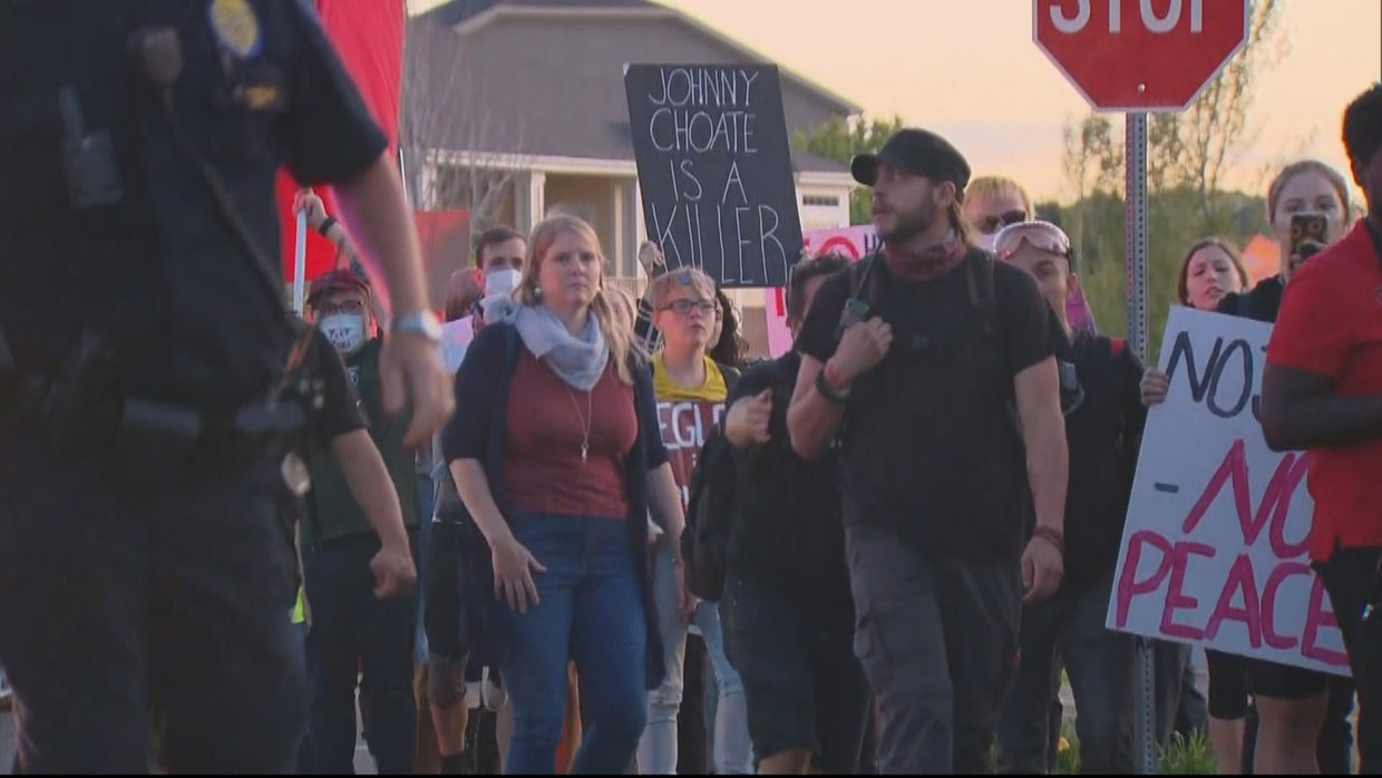 3 Arrested At ICE Protest Outside GEO Official's Home In Aurora - CBS ...