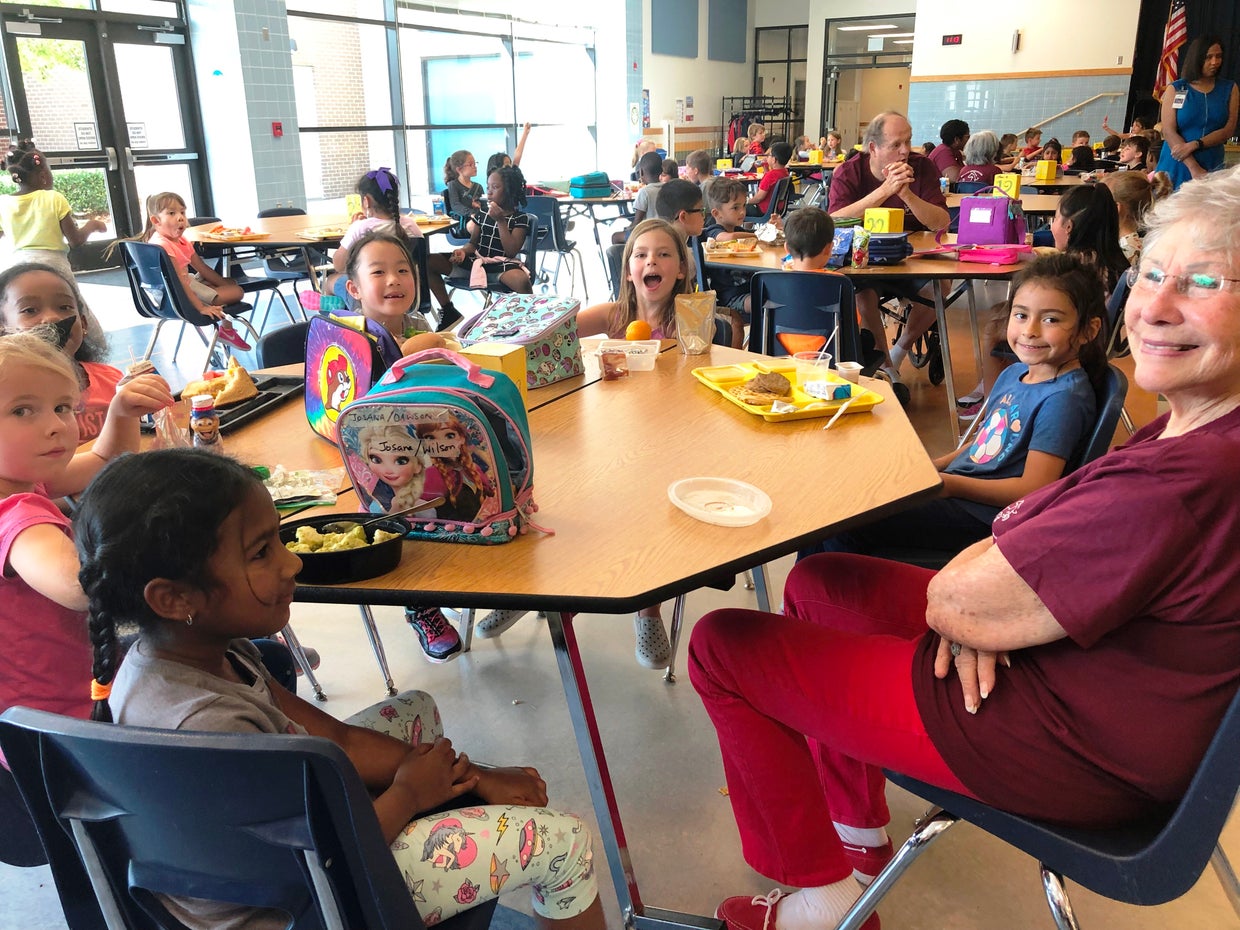 Intergenerational Lunch At Elementary School In Frisco Brings Stories ...
