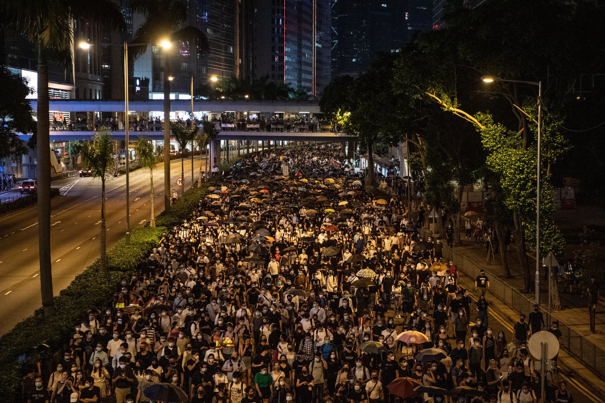 Hong Kong protest: Government suspends subway and train service to ...