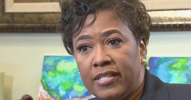 Judge defends hugging Amber Guyger after sentencing - CBS News