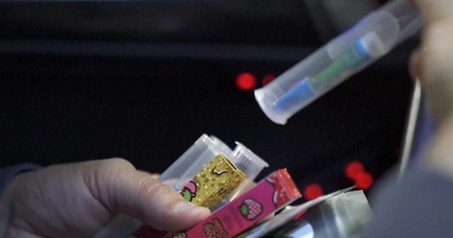Cbs News Investigates The Vaping Industrys Booming Black Market Cbs News