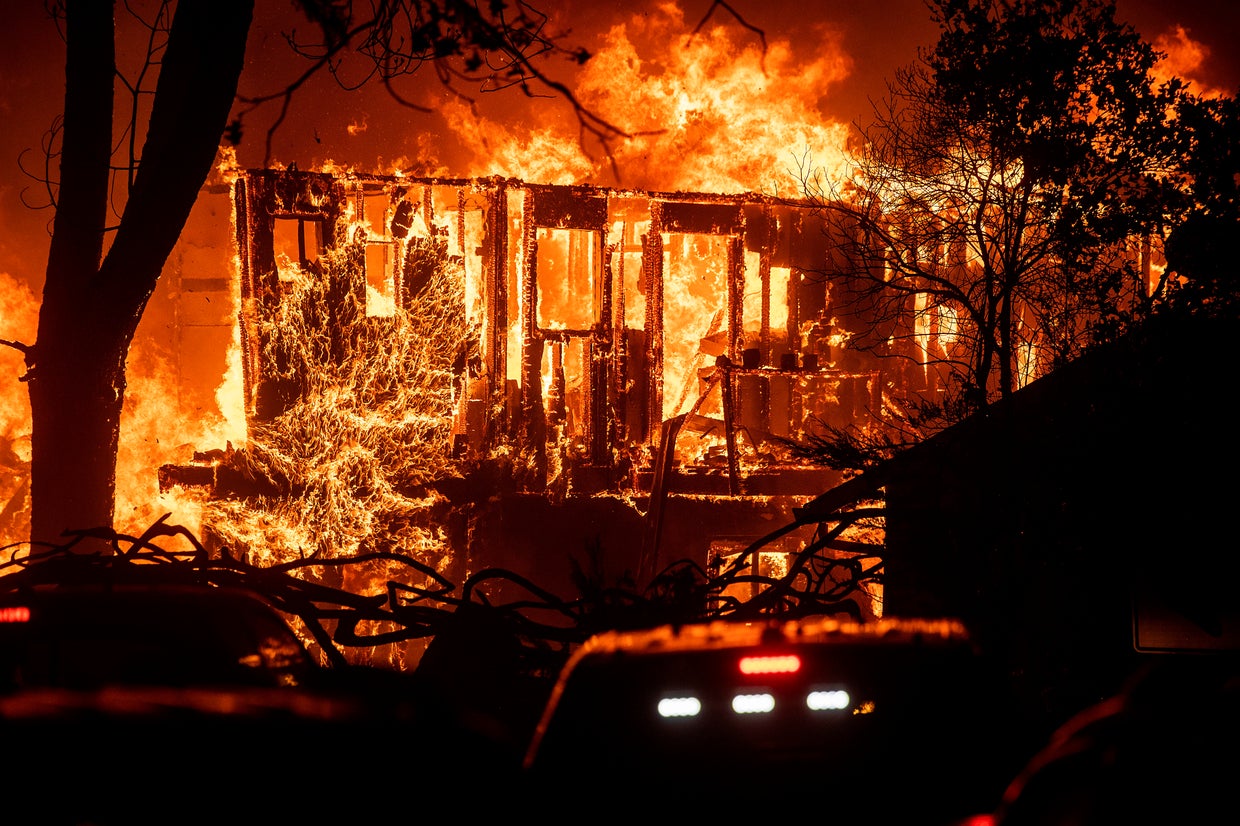Kincade Fire: Wildfire in Sonoma County fanned by 70 mph winds; at ...