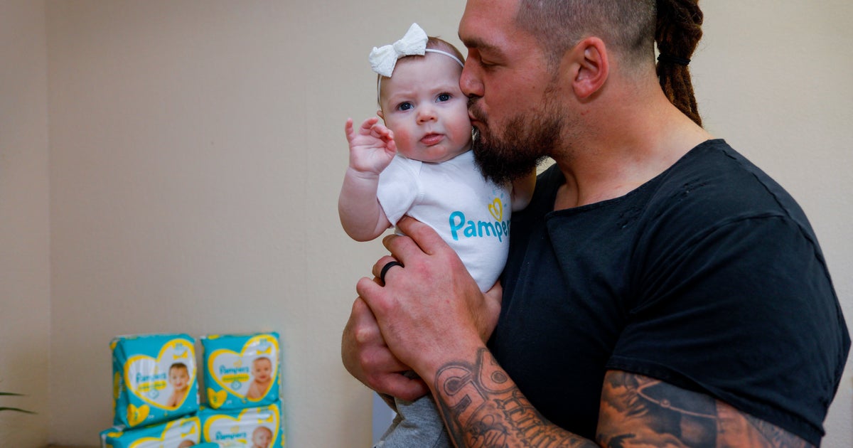 Broncos Derek Wolfe Installs Diaper Changing Station: 'Try To Be As ...