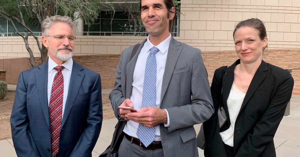 Scott Warren: Arizona border activist acquitted on charges of harboring ...