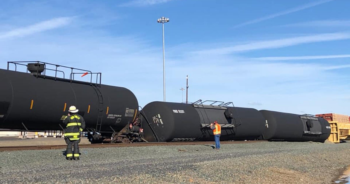 Tanker Trains Derailed At Sacramento County Railyard Near Roseville ...