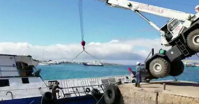 600 gallons of oil spills off the Galápagos Islands - CBS News