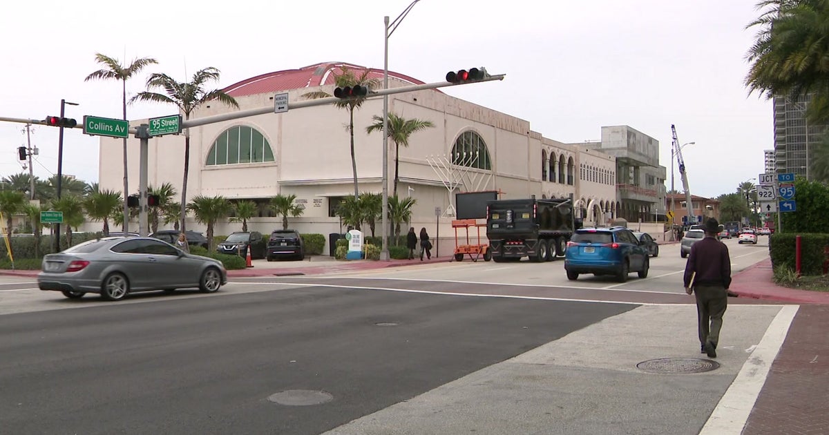 Suspicious Package Investigated At Surfside Synagogue - CBS Miami