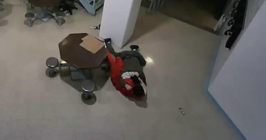 Video shows confessed Parkland shooter Nikolas Cruz attack jail guard ...