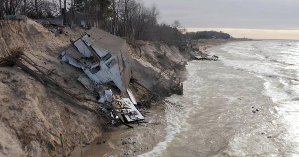 Great Lakes erosion destroying beachfront homes - CBS News