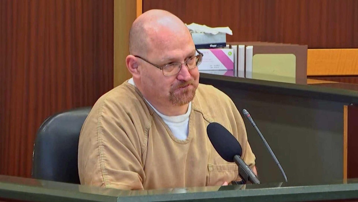 Did a Florida man hire a look-alike to kill his wife? - CBS News