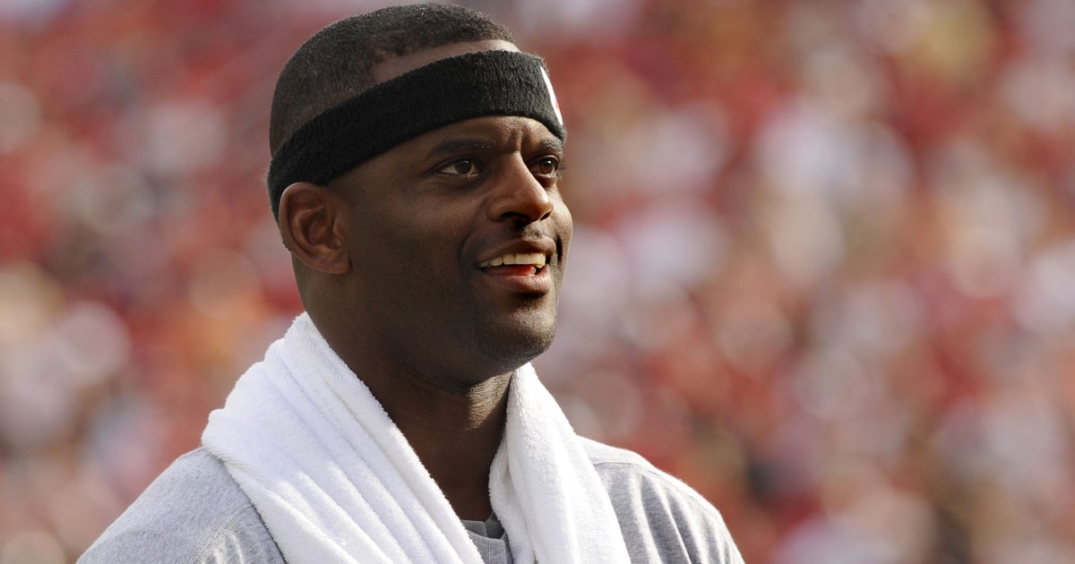 Pittsburgh Steelers Hire Ike Hilliard As Wide Receivers Coach - CBS ...