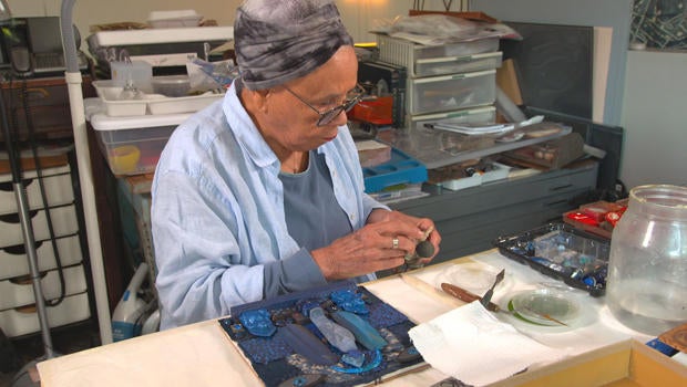 Assemblage artist Betye Saar: Making the ordinary extraordinary - CBS News