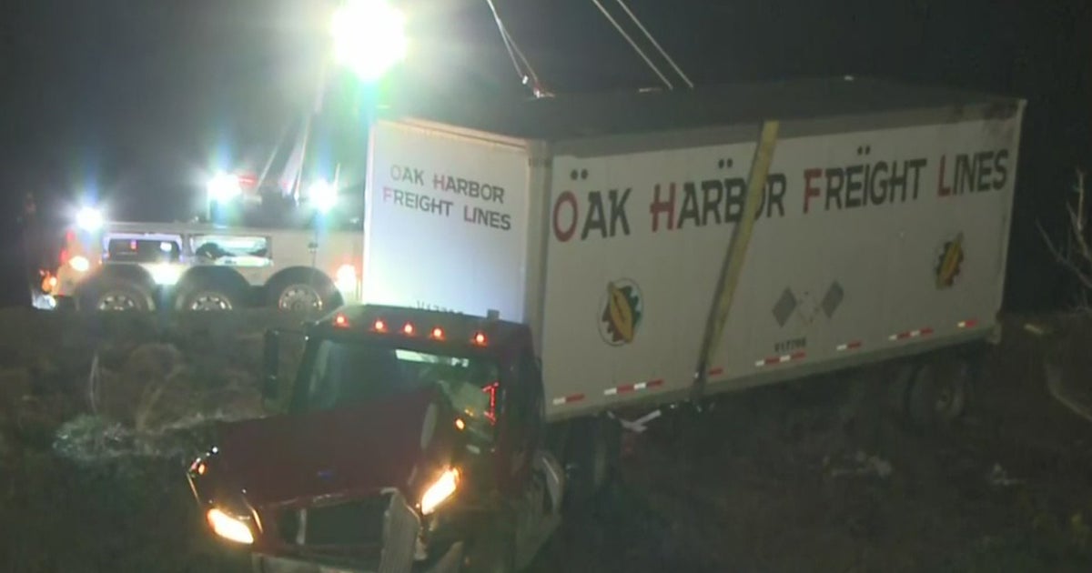 Big Rig Crashes Off I-5 In Stockton - CBS Sacramento