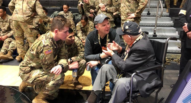 "Harmonica Pete": WWII veteran plays "Star Spangled Banner" on ...