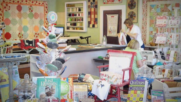 How Jenny Doan created the Disneyland of quilting - CBS News