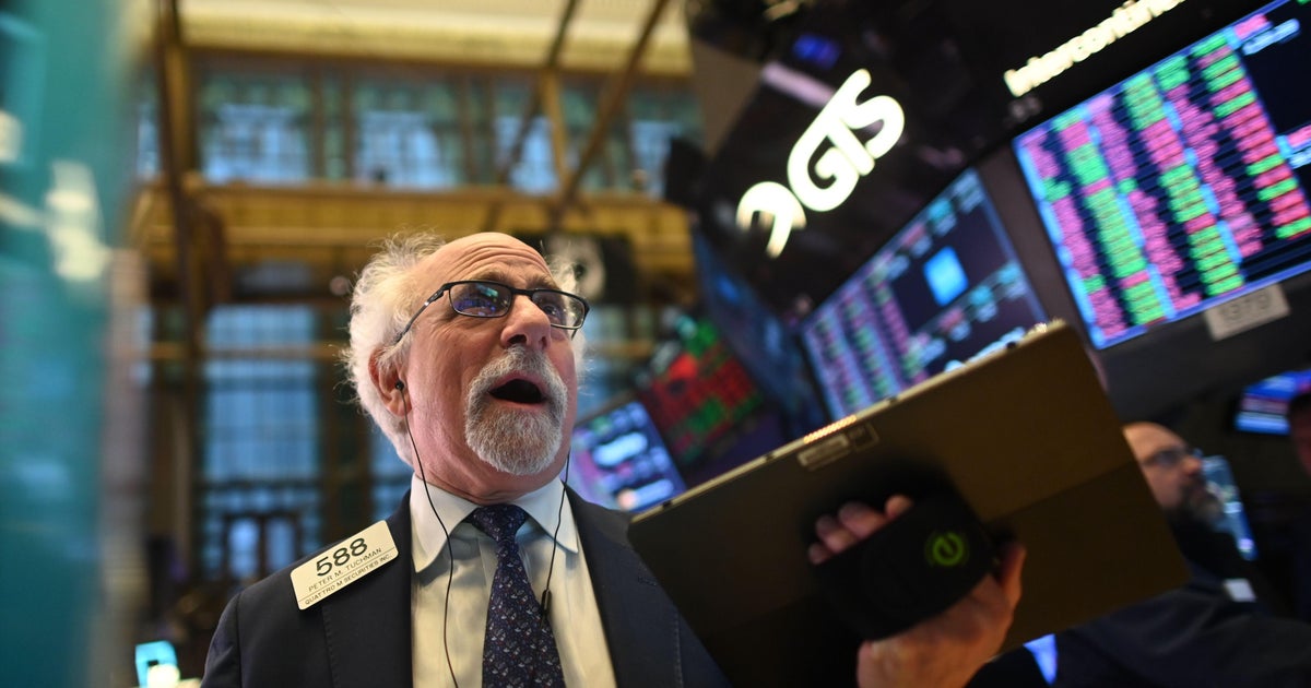 Stocks soar to record high as Pfizer reports promising vaccine results ...