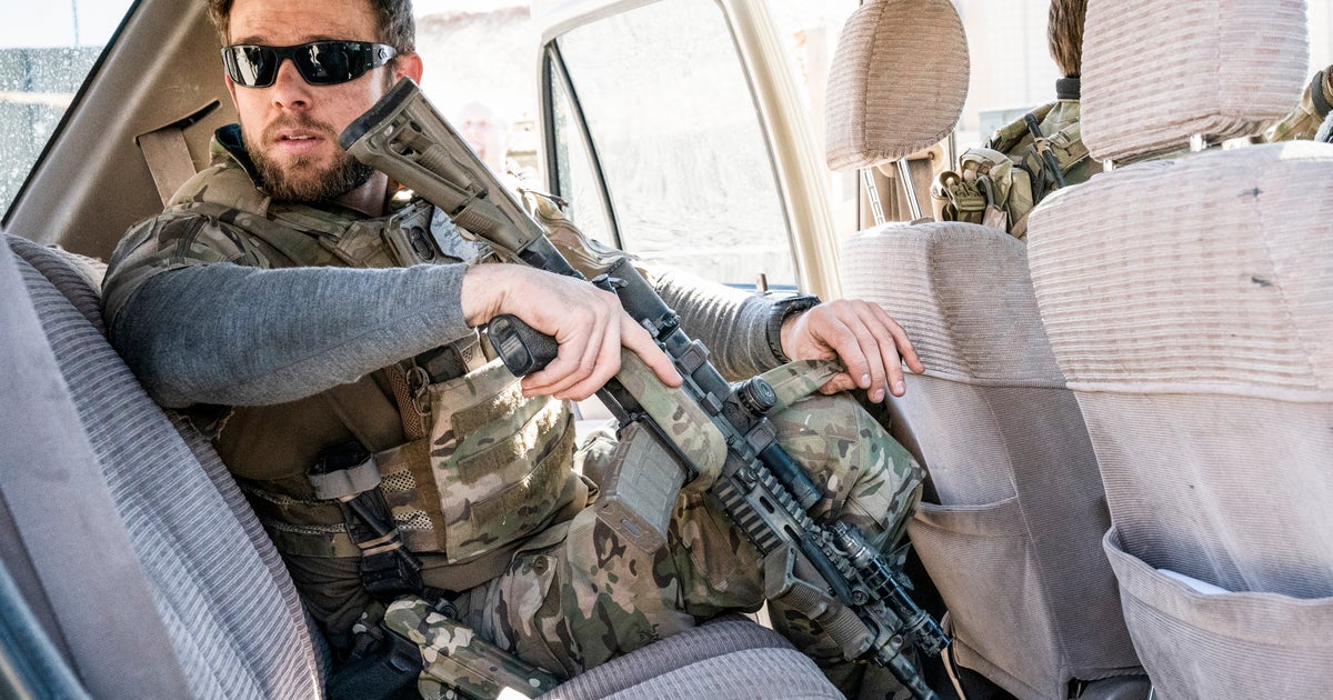 Max Thieriot Discusses The All-New 'SEAL Team' Episode He Directed ...