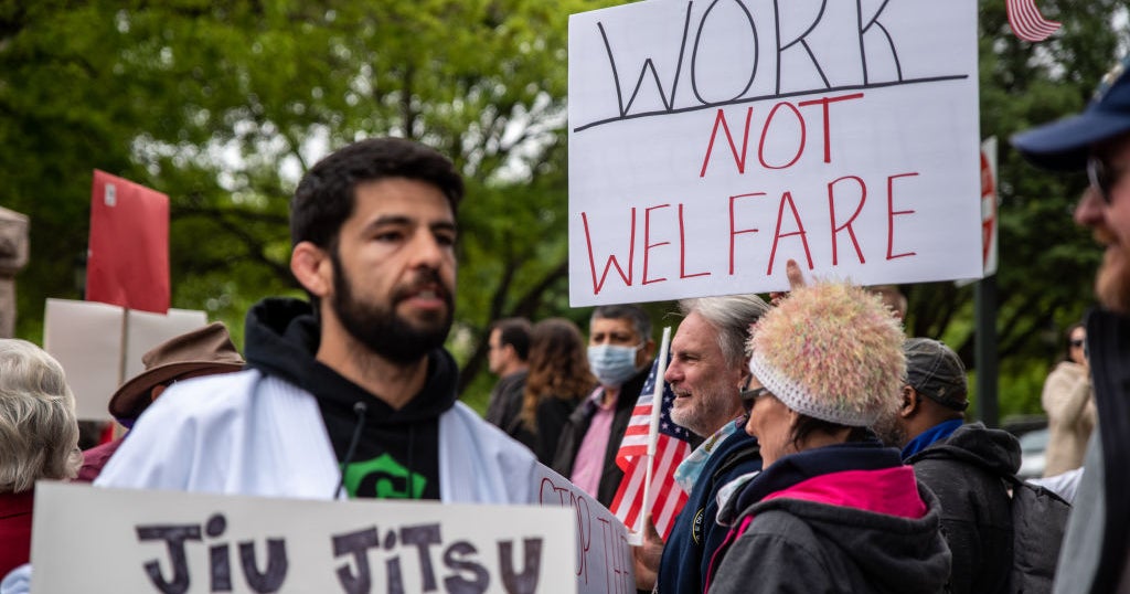 Coronavirus In Texas: Hundreds Protest COVID-19 Orders At State Capitol ...