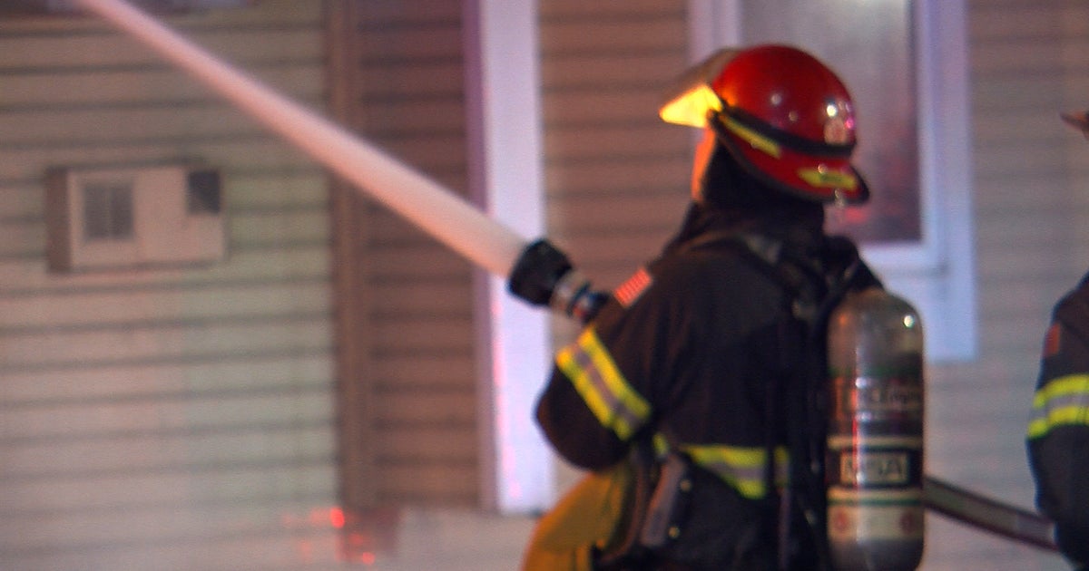 Family Escapes Early Morning Edina House Fire - CBS Minnesota