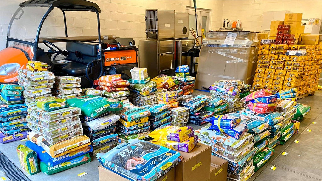 Humane Animal Rescue Gives Pet Food To 200 Pet Owners - CBS Pittsburgh