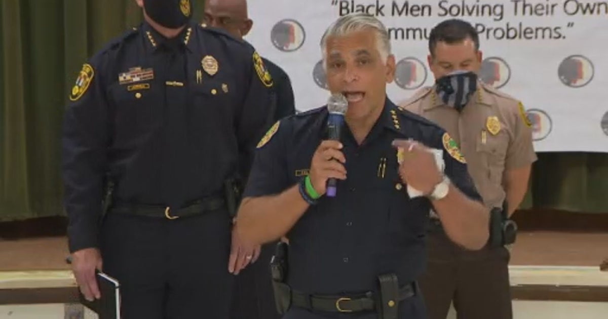 CBS4 Exclusive: Miami Police Chief Jorge Colina Said His Officers Will ...