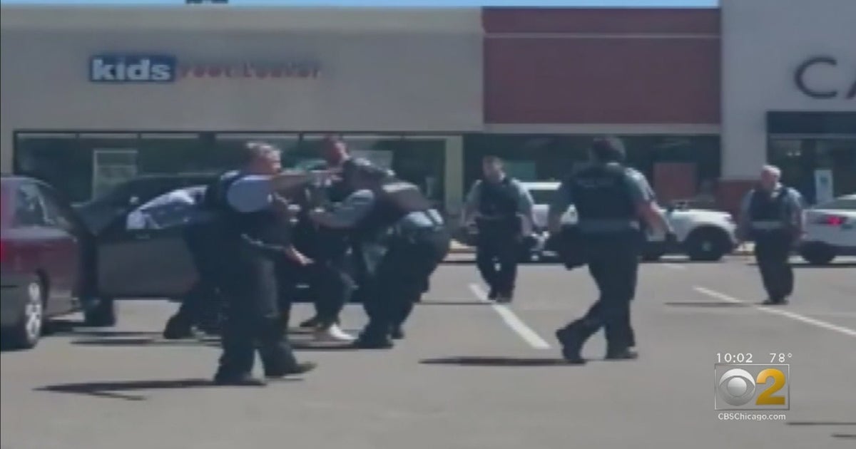 Police Drag Women Out Of Car Outside Brickyard Mall, Woman Says Officer ...