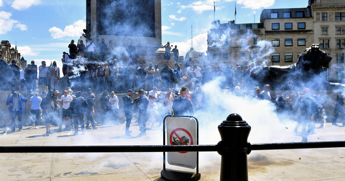 Right-wing protesters clash with police in London - CBS News
