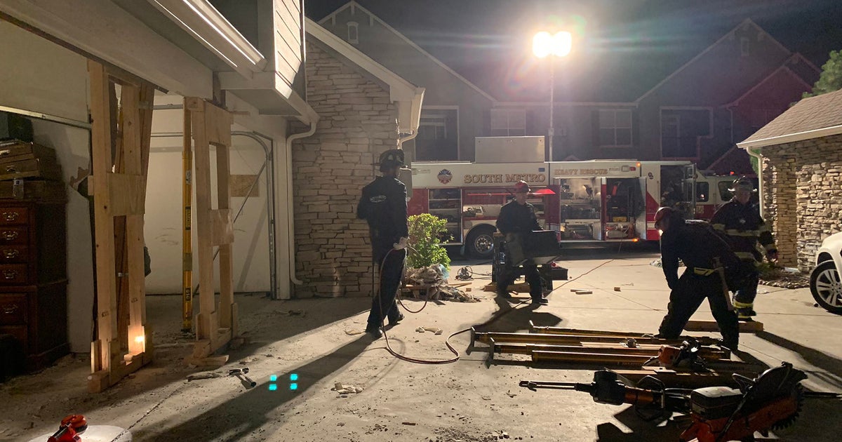 Driver Plows Into Garages Of Multi-Family Homes In Castle Pines - CBS ...
