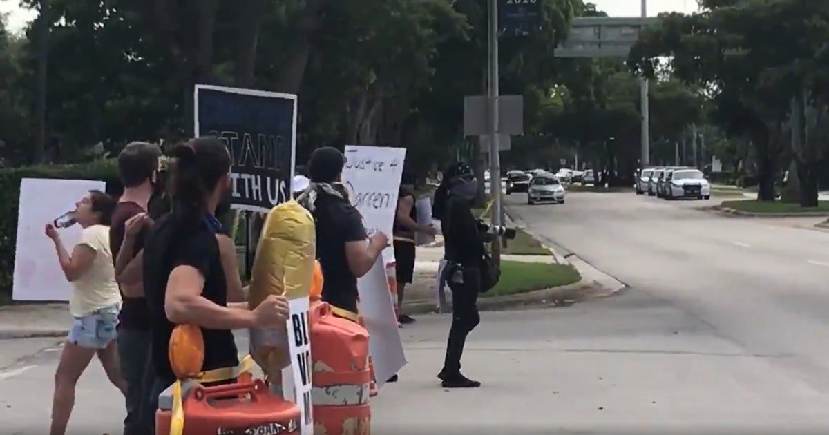 Black Lives Matter Protesters Come Face-To-Face With Cubans For Trump ...