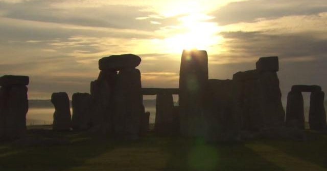 Archaeologists pinpoint original location of Stonehenge boulders - CBS News