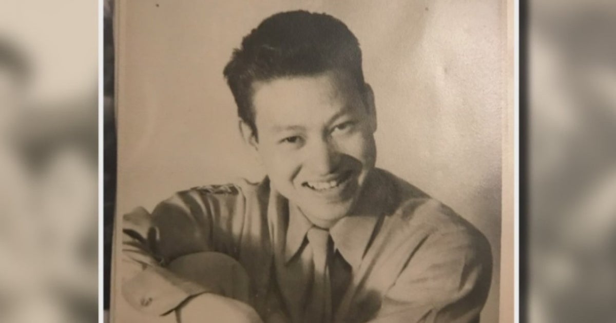 98-Year-Old World War II Veteran Receives Congressional Gold Medal ...