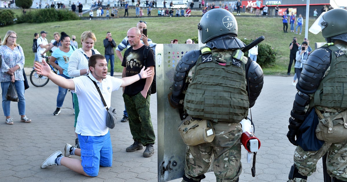 Belarus police shoot live rounds at protesters as EU considers ...