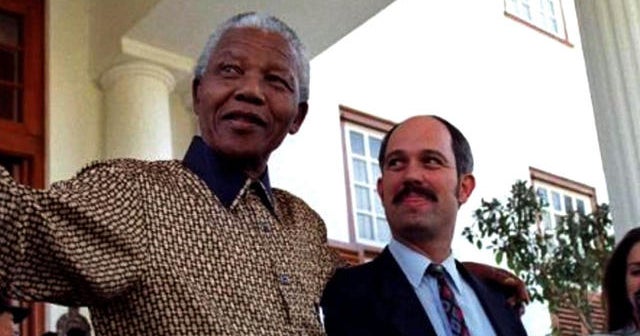 Nelson Mandela's unlikely friendship in prison - CBS News