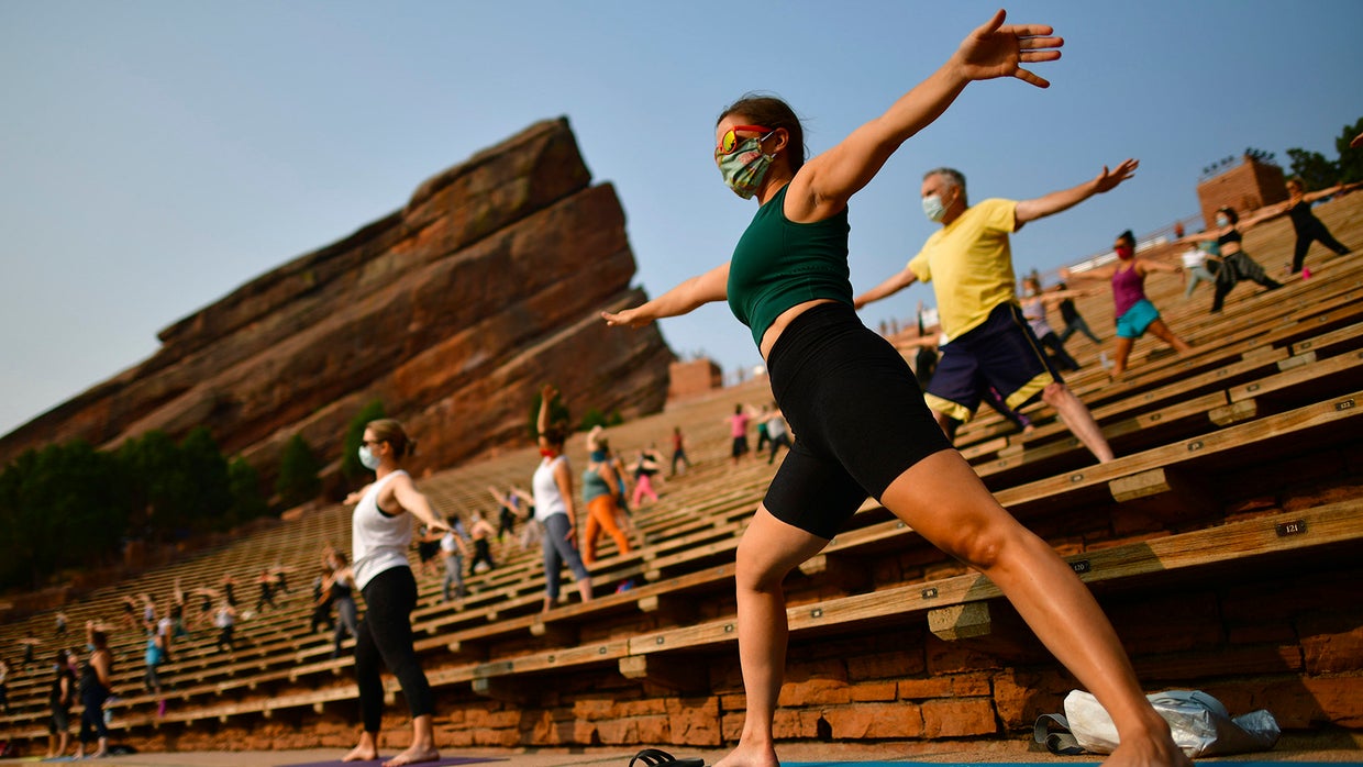 'Yoga On The Rocks' Returns To Red Rocks This Summer - CBS Colorado