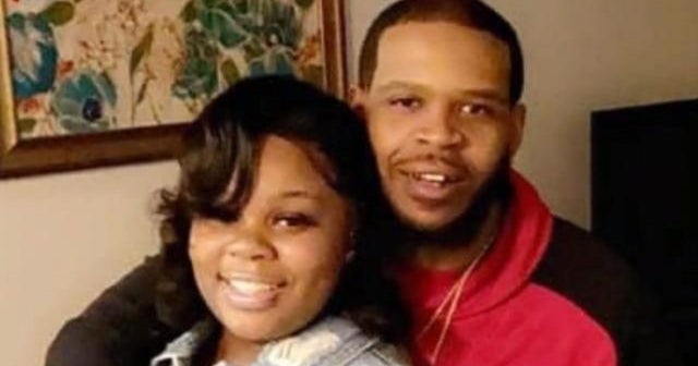 Body camera video in Breonna Taylor case appears to show possible ...