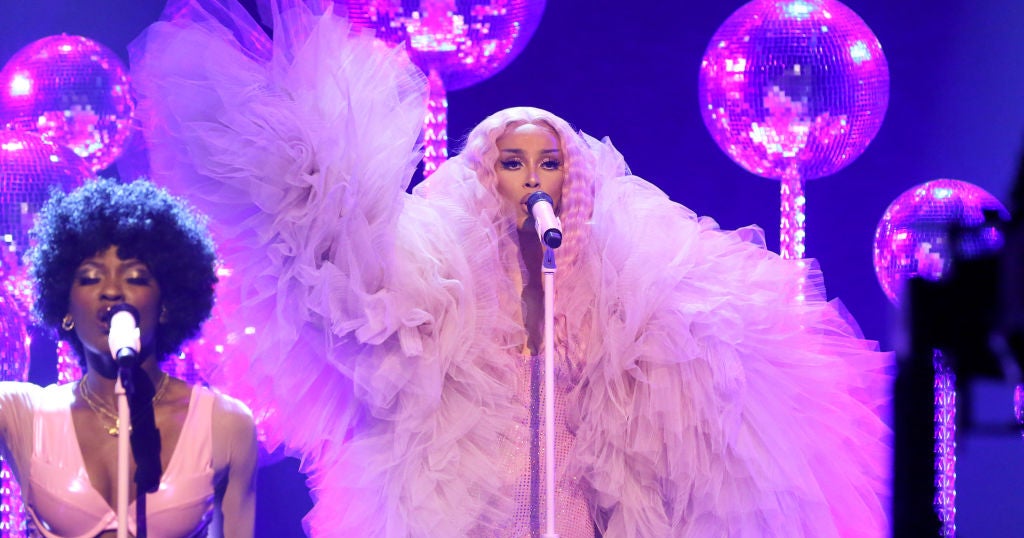 Doja Cat To Perform A Medley Of Her Hits At The 2020 Billboard Music ...